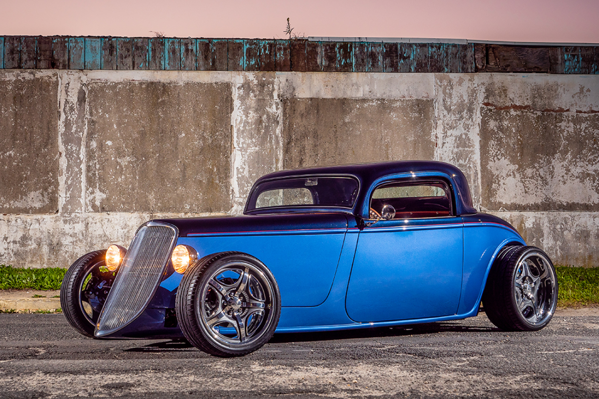 Chris Leso’s Factory Five 33 Hot Rod - Autometer
